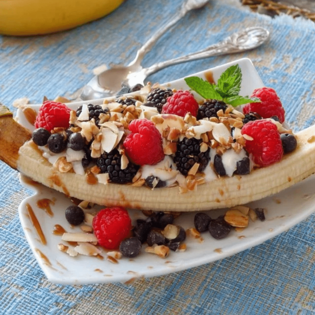 Banana Split Breakfast Bar Recipe: A Delicious and Nutritious Start to Your Day - Recipes by Lucelle