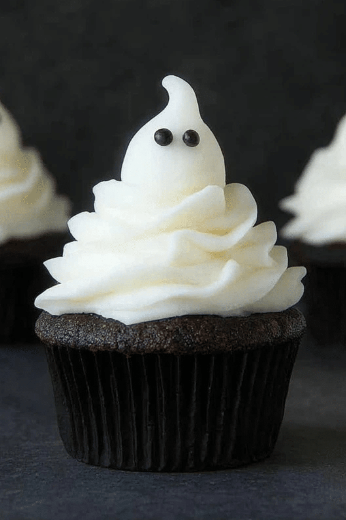 Ghost Cupcakes: A Spooky Sweet Halloween Treat - Recipes by Lucelle