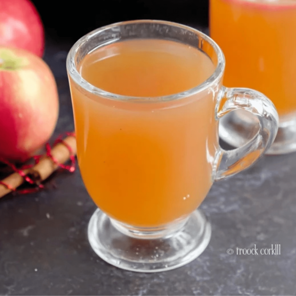 Crockpot Apple Cider: The Perfect Fall Drink for Your Home - Recipes by ...