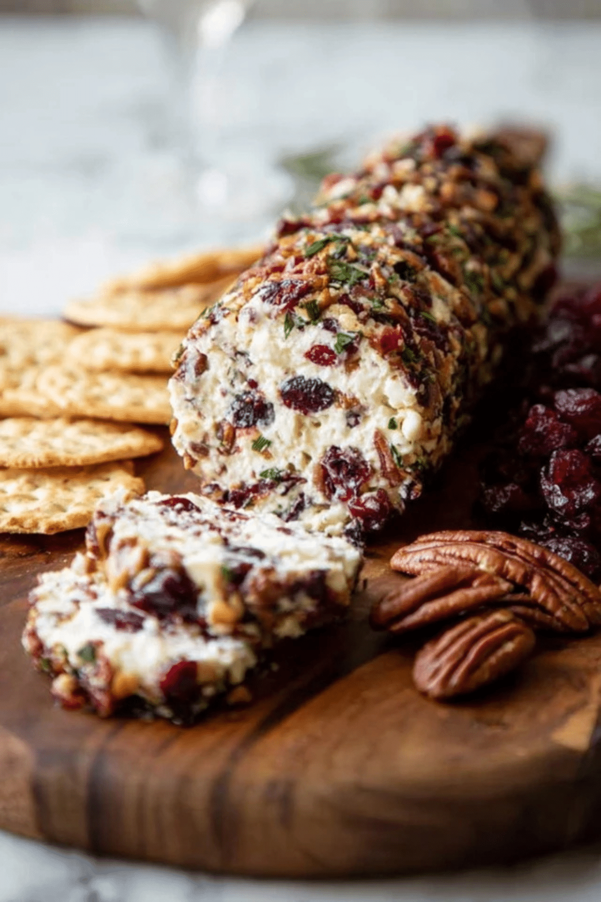 easy Cranberry Pecan Cheese Log: The Ultimate Holiday Appetizer ...