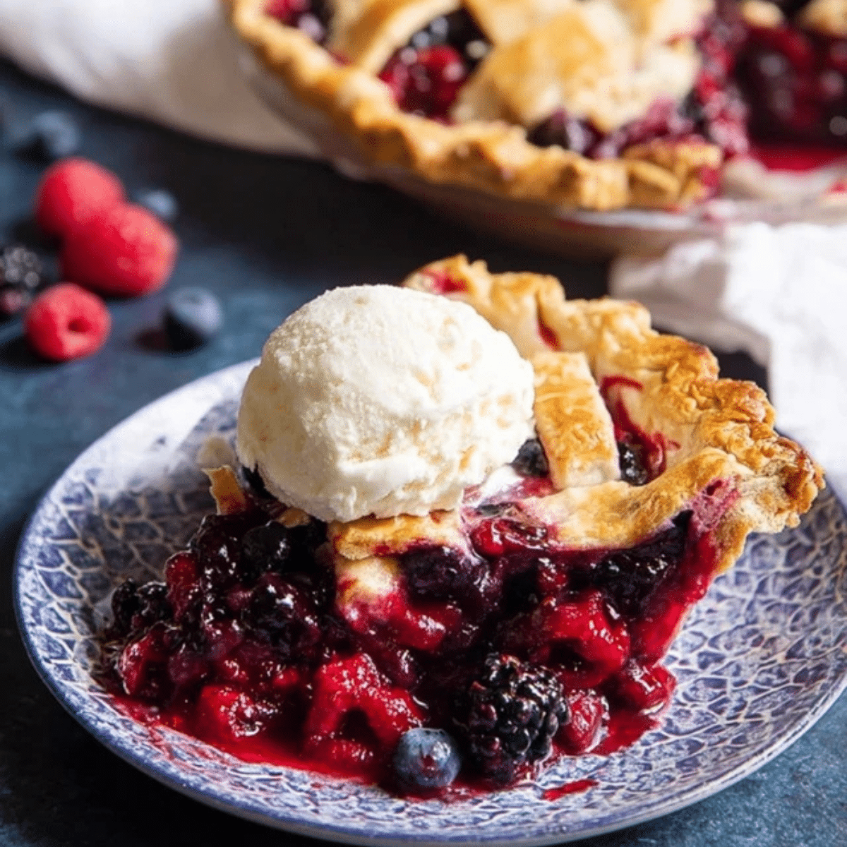 Mixed Berry Pie: The best Ultimate Summer & Holiday Dessert - Recipes ...