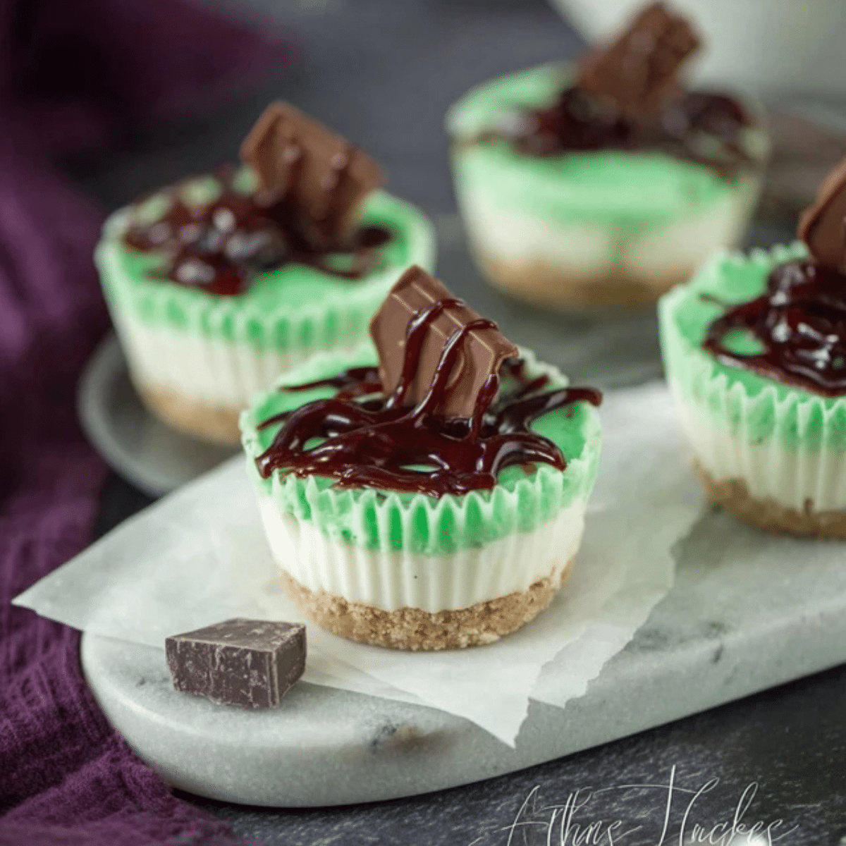 Easy No Bake Mini Cheesecakes with Mint Chocolate - Recipes by Lucelle